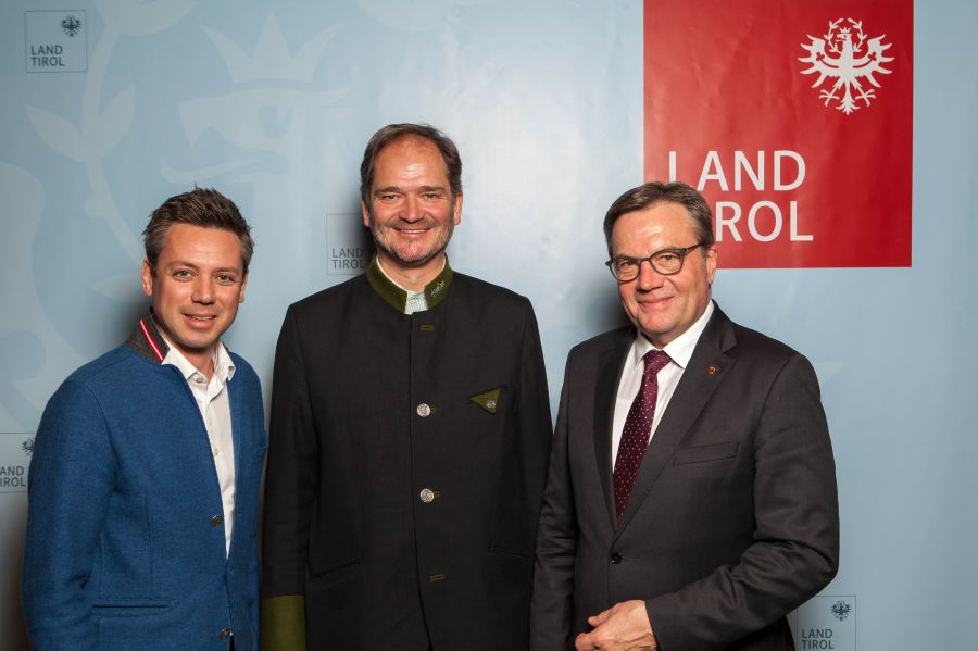 Neuer Vorstand: Hans Entner lÃ¶st Alfons Parth an der Spitze des ...