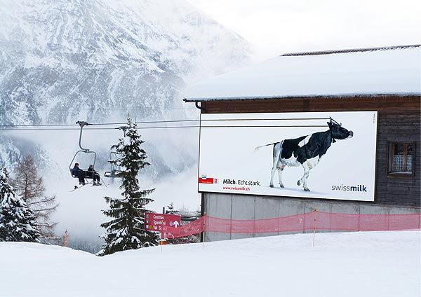 Schweizer Milch: Starker Auftritt an den Seilbahn-Stationen.
